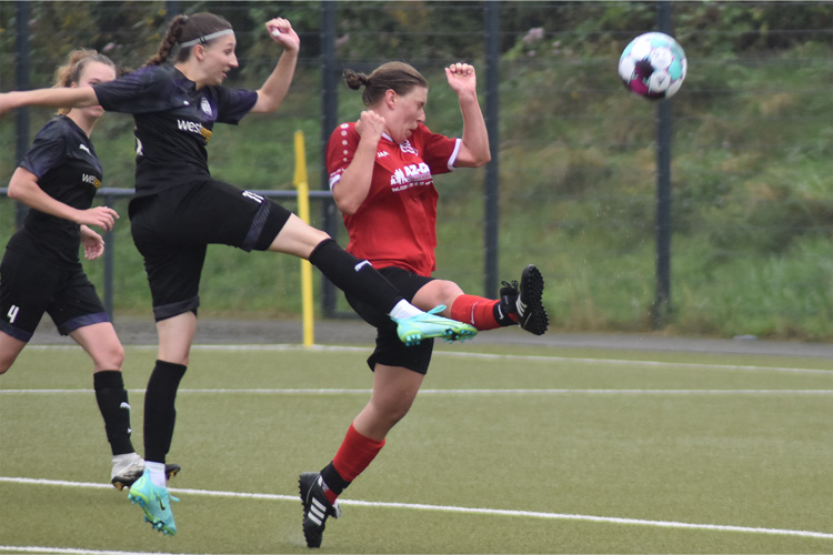 SGS III siegt im Derby - Der Frauenfussball-Bundesligist aus Essen.